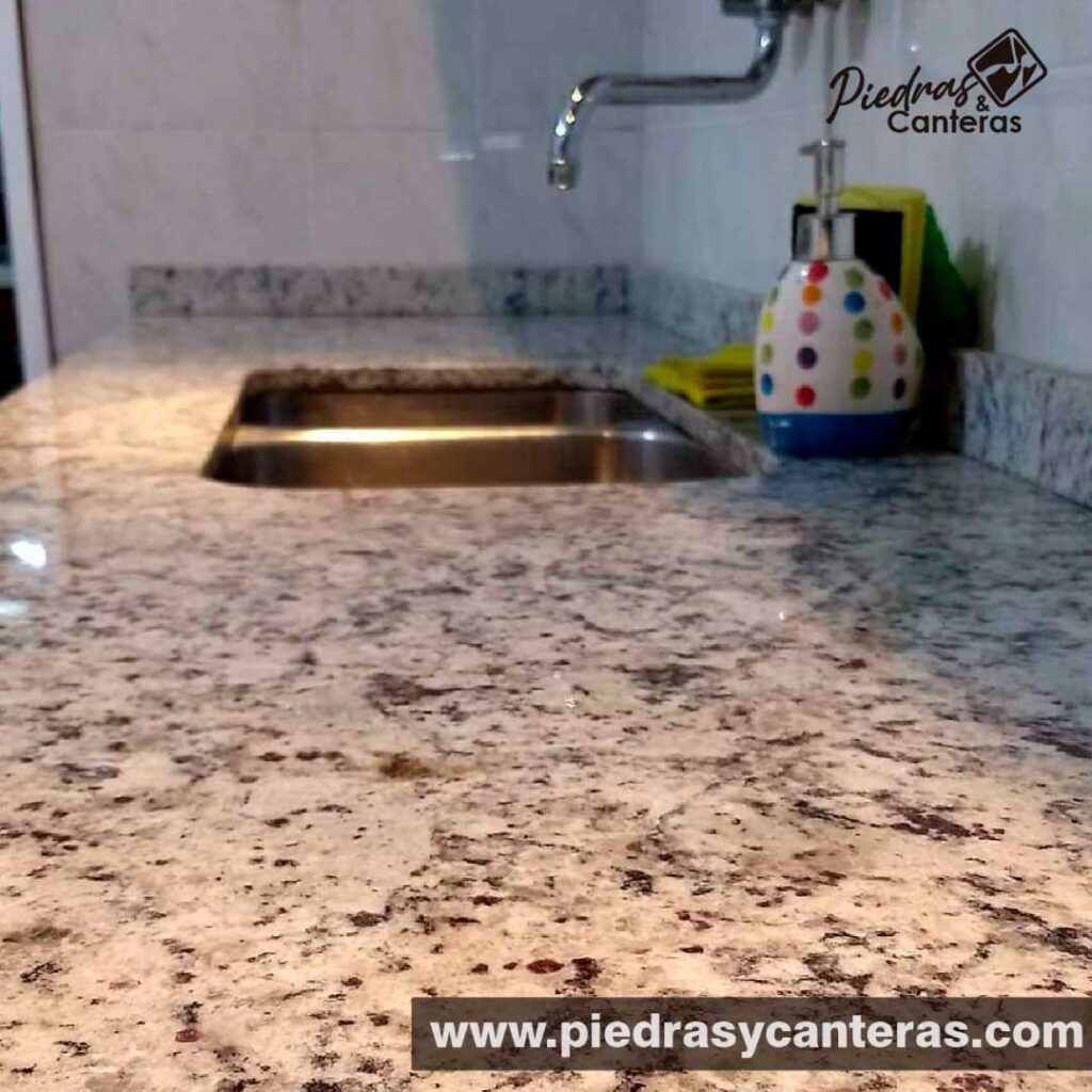 Granito Blanco Dallas | Piedras y Canteras | Granitos Naturales